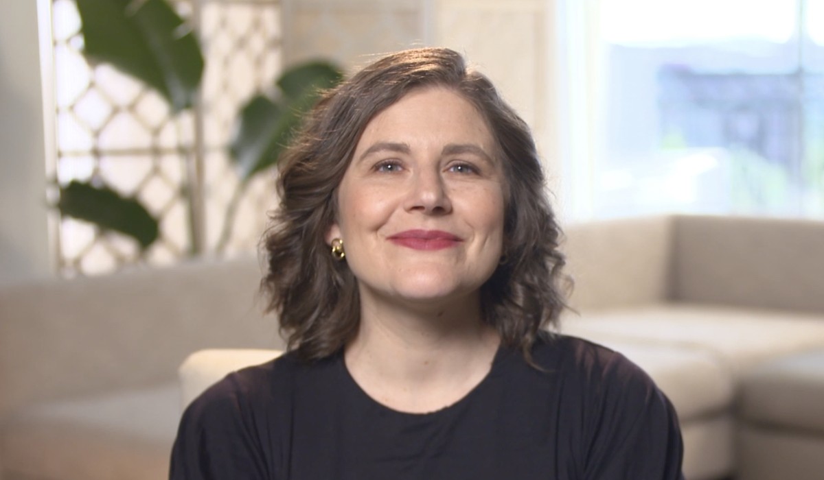 Dickinson, intervista alla creatrice Alena Smith