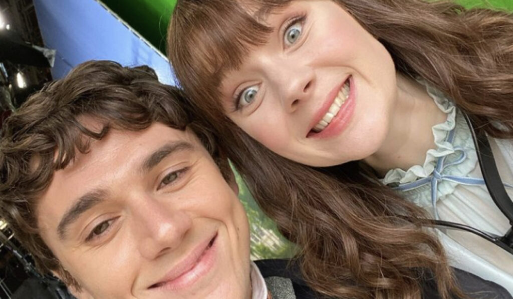 Chi è Calam Lynch, Theo Sharpe in Bridgerton?