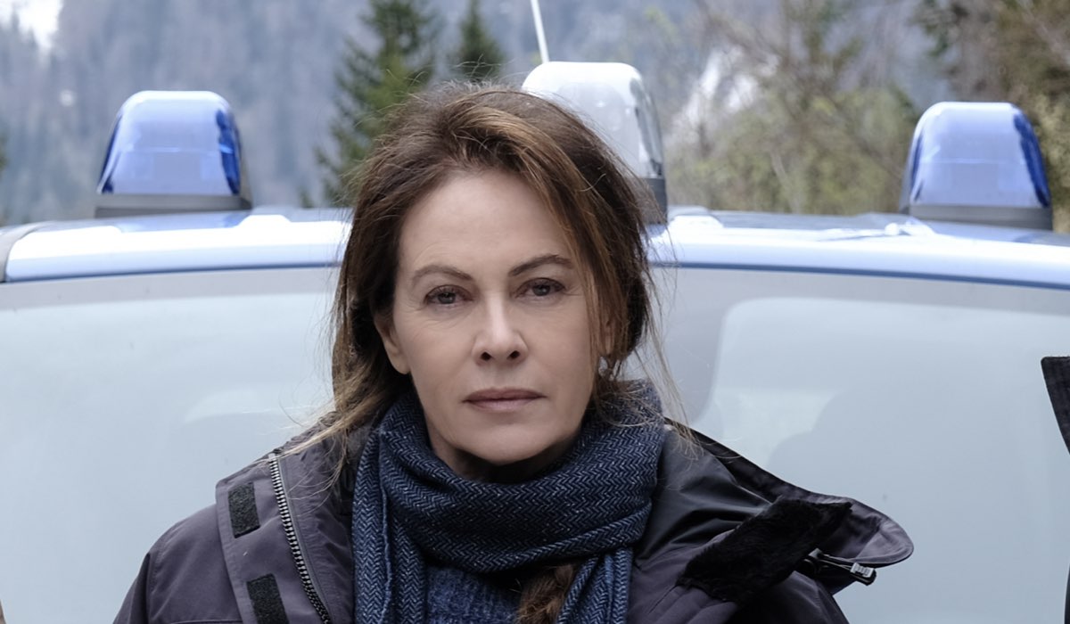 Fiori sopra l'inferno fiction: cast, uscita e streaming