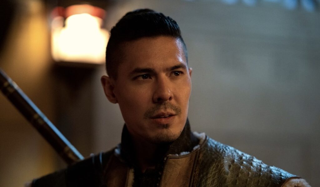 Tenebre e Ossa 2: Lewis Tan, Anna Leong Brophy e Patrick Gibson