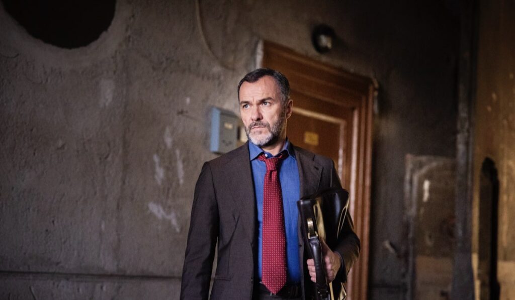 Come finisce Vincenzo Malinconico 2? Il finale