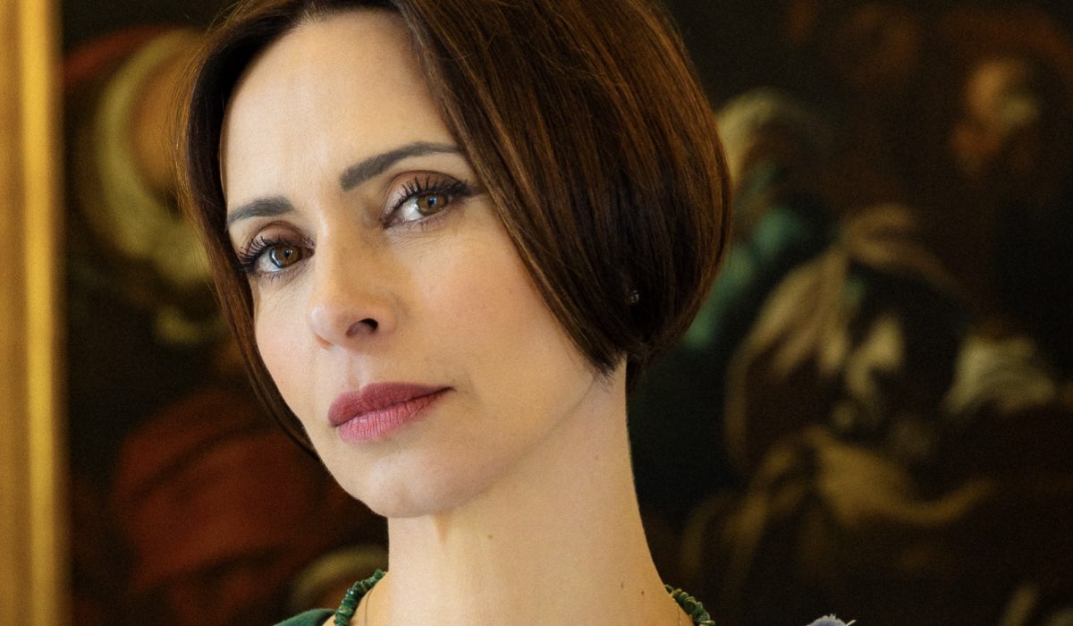 Un Posto al Sole maggio 2025: Elena salva la radio?