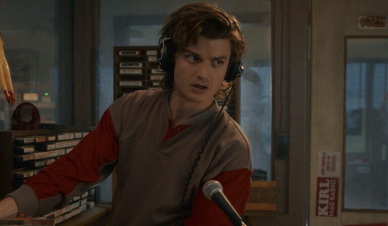 Joe Keery ha quasi scelto Leroy Merlin come nome darte. Il cantante ...